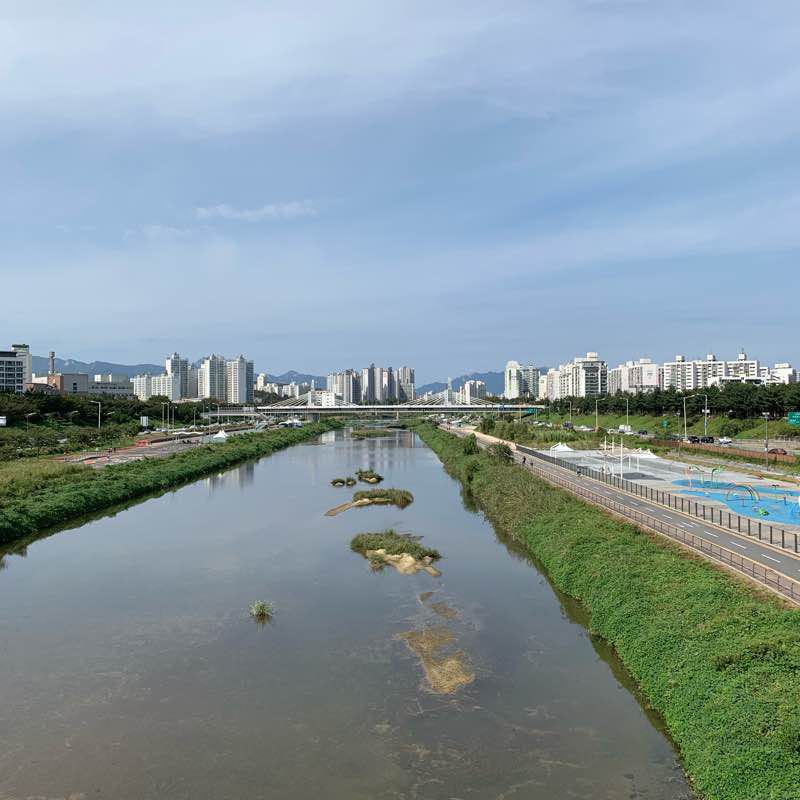 Paseo del puente Jungnang Sendero - Jungnang-gu, Seúl, Corea del Sur ...